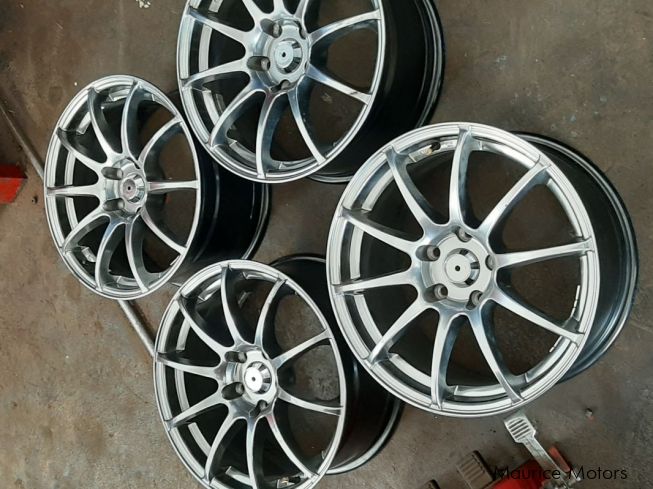 Buy wheels 17" in Port Louis Mauritius