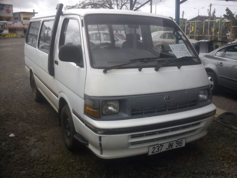 Used Toyota hiace | 1996 hiace for sale | quartier militaire Toyota ...