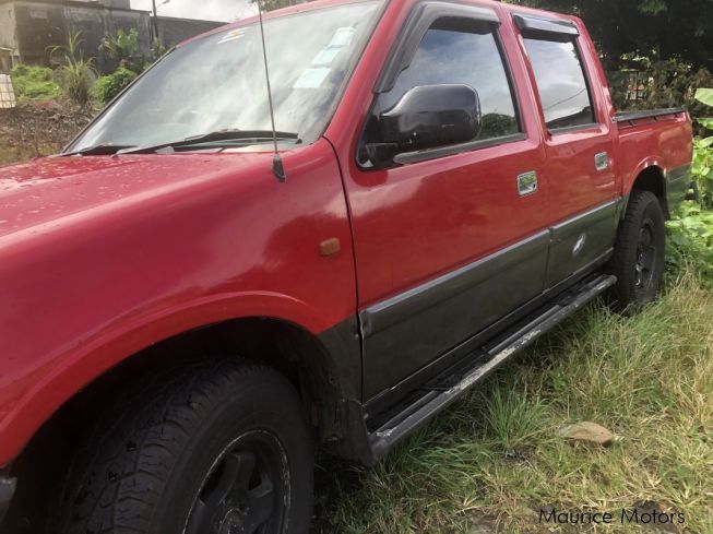 Used Isuzu D-Max LS | 2000 D-Max LS for sale | Grand Bois Isuzu D-Max ...