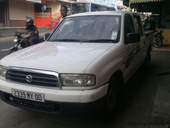 Used Mazda mazda b250 | 2000 mazda b250 for sale | opposite police ...