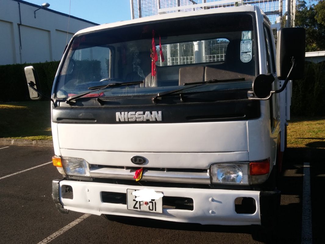 Used Nissan Condor | 2001 Condor for sale | Quatre Bornes Nissan Condor ...