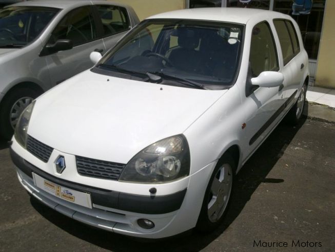 Used Renault Clio | 2002 Clio for sale | Phoenix Renault Clio sales ...