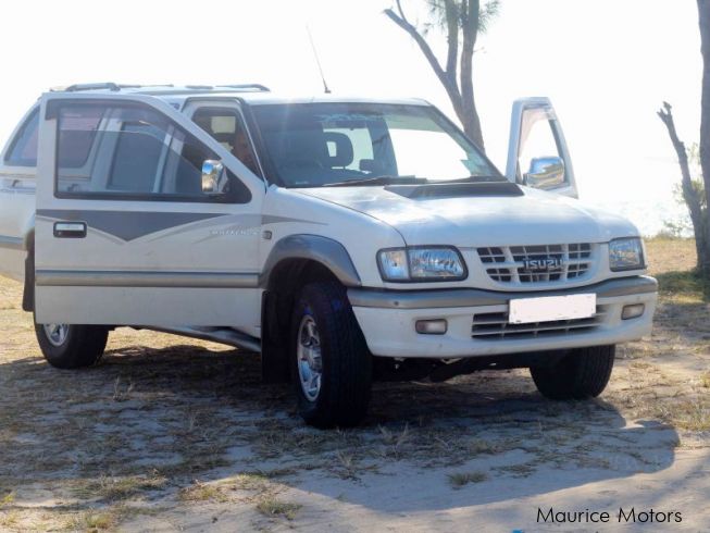 Used Isuzu KB 300 | 2003 KB 300 for sale | 4 mayer street port louis ...
