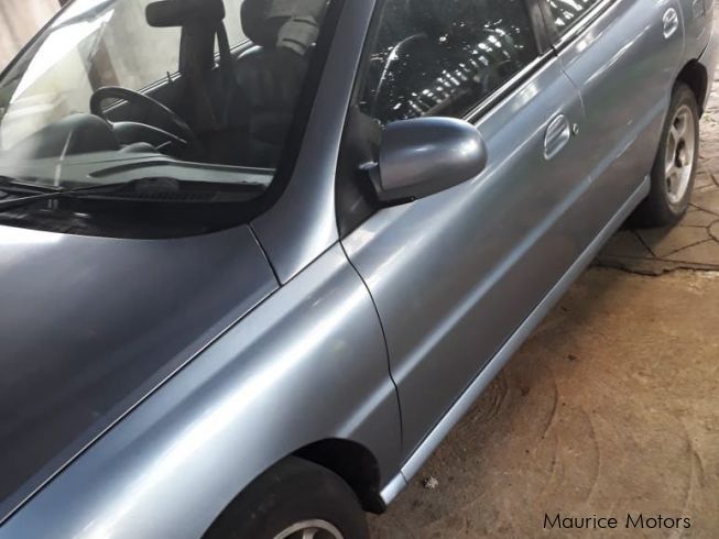 Used Kia Rio hatchback | 2004 Rio hatchback for sale | New Grove Kia ...