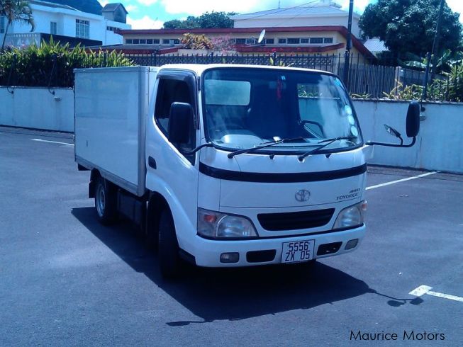 Used Toyota Dyna Japan | 2005 Dyna Japan for sale | Moka Toyota Dyna ...