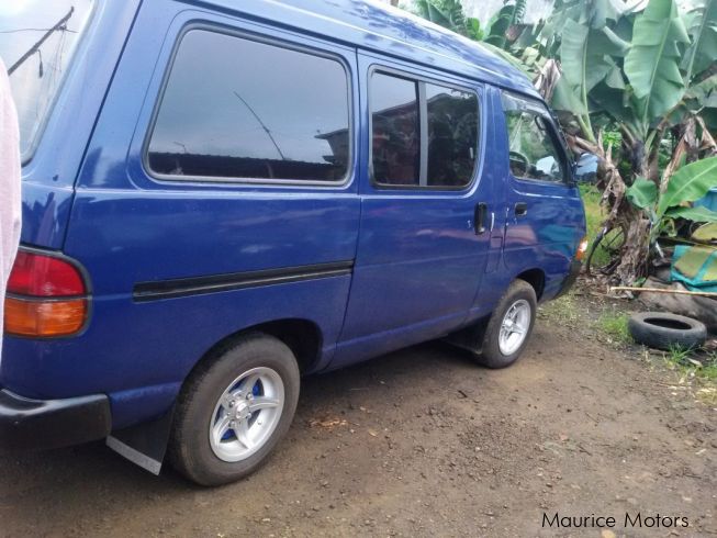 Used Regal Raptor Serie w | 2011 Serie w for sale | 19 avenue saint ...