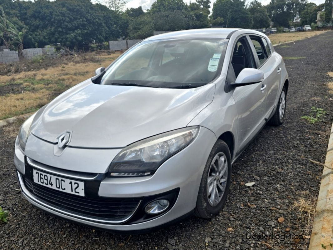 Used Renault MEGANE | 2012 MEGANE for sale | Triolet Renault MEGANE ...