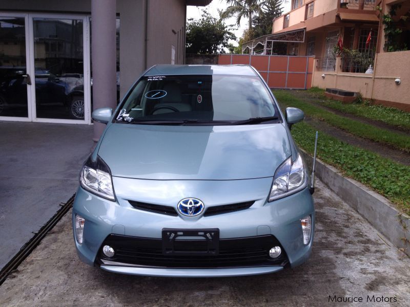 Used Toyota PRIUS HYBRID - GREEN | 2013 PRIUS HYBRID - GREEN for sale ...