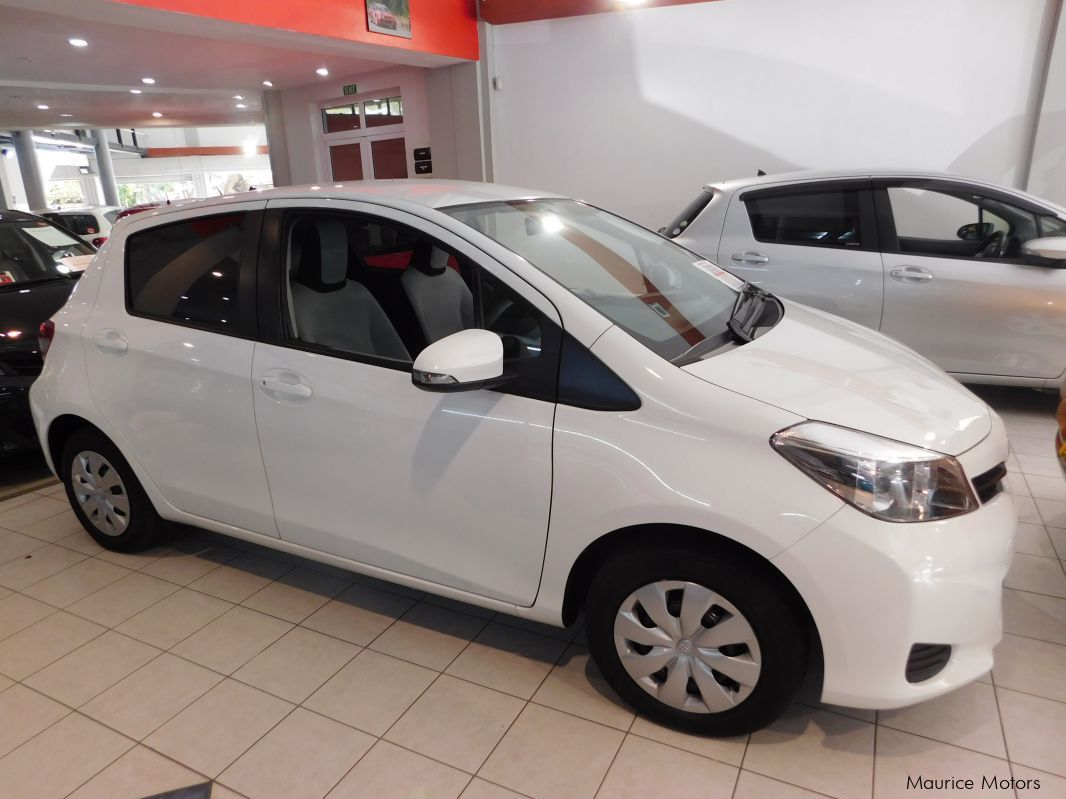 Used Toyota VITZ SMART STOP - PEARL WHITE | 2013 VITZ SMART STOP ...