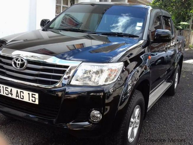 Used Toyota Hilux Raider | 2015 Hilux Raider for sale | Morcellement St ...