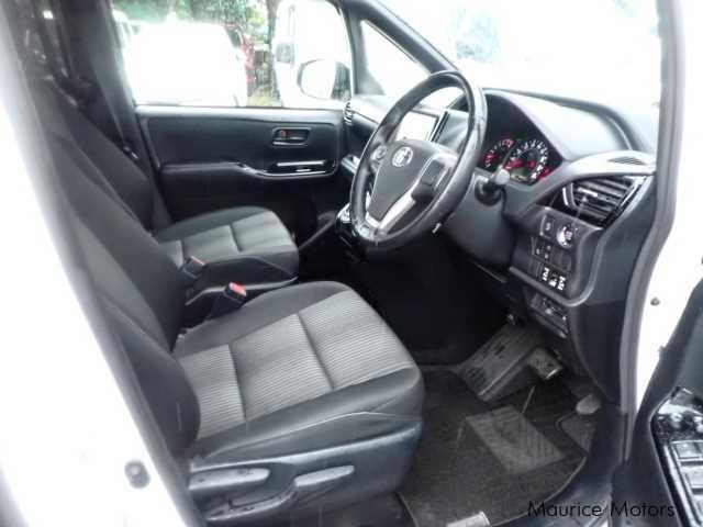 Used Toyota Noah Si | 2020 Noah Si for sale | Vacoas Toyota Noah Si ...