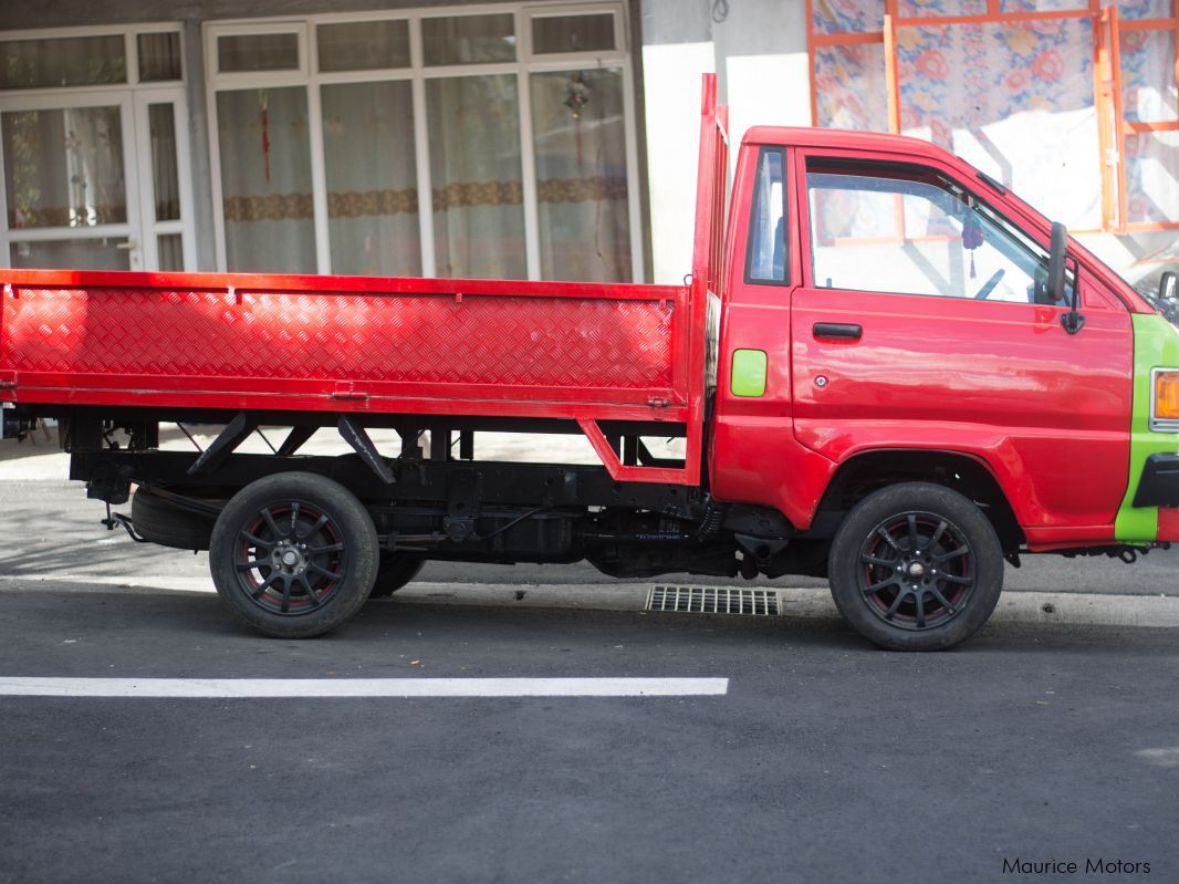 Used Toyota liteace | 1986 liteace for sale | Quartier Militaire Toyota ...