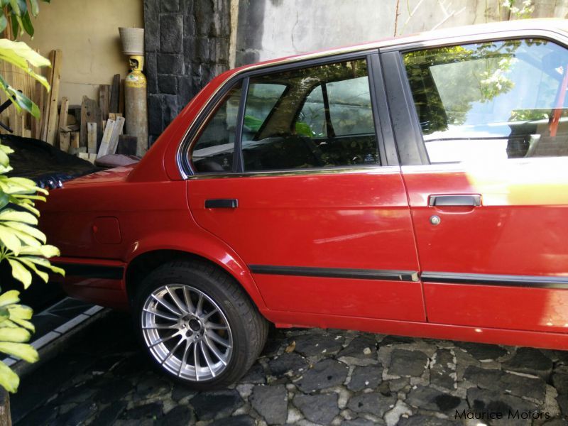 Used BMW E30 | 1989 E30 for sale | Floreal BMW E30 sales | BMW E30 Price Rs 150,000 | Used cars