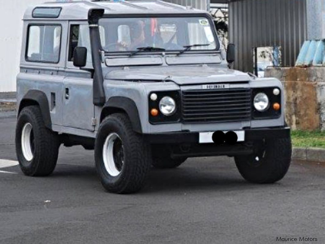 Used Land Rover Defender 90 | 1992 Defender 90 for sale | Plaine des ...