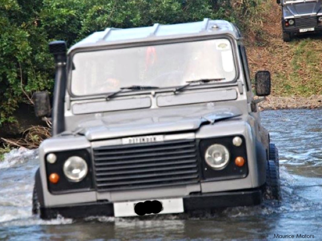 Used Land Rover Defender 90 | 1992 Defender 90 for sale | Plaine des ...