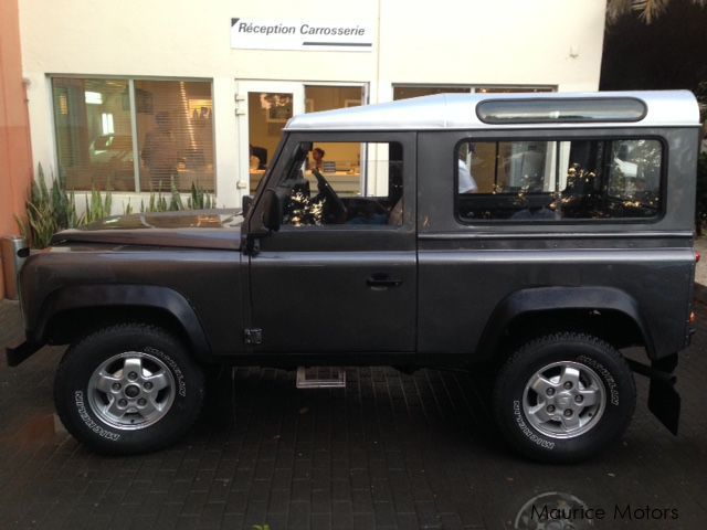 Used Land Rover Defender 90 | 1995 Defender 90 for sale | Quartier ...