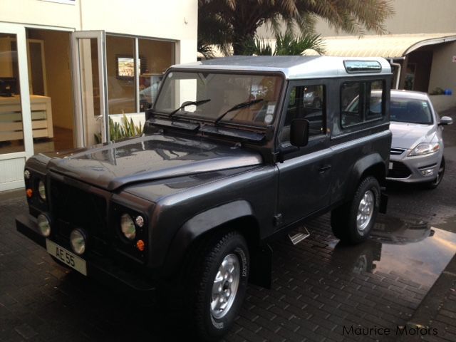 Used Land Rover Defender 90 | 1995 Defender 90 for sale | Quartier ...