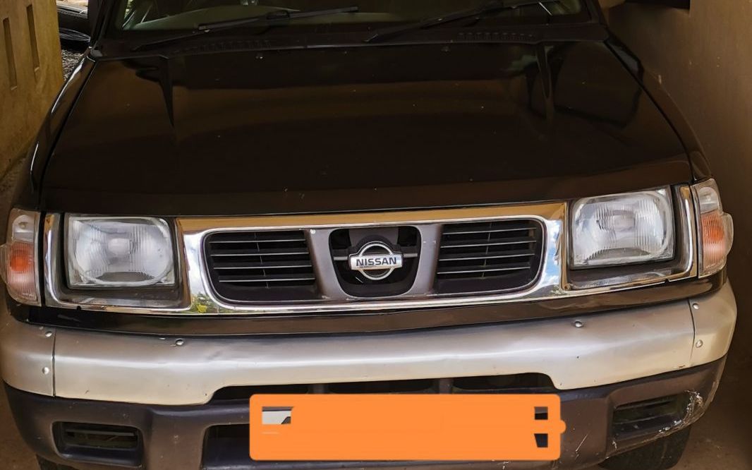 Used Nissan Navara D22 | 1999 Navara D22 for sale | Quartier Militaire ...
