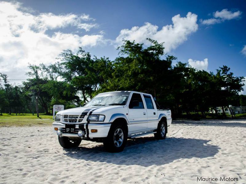 Used Isuzu kb280 | 2001 kb280 for sale | Lescalier Isuzu kb280 sales ...