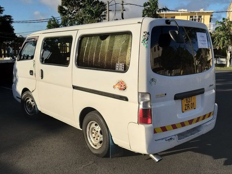 Used Nissan e25 | 2001 e25 for sale | Beau Bassin Nissan e25 sales ...