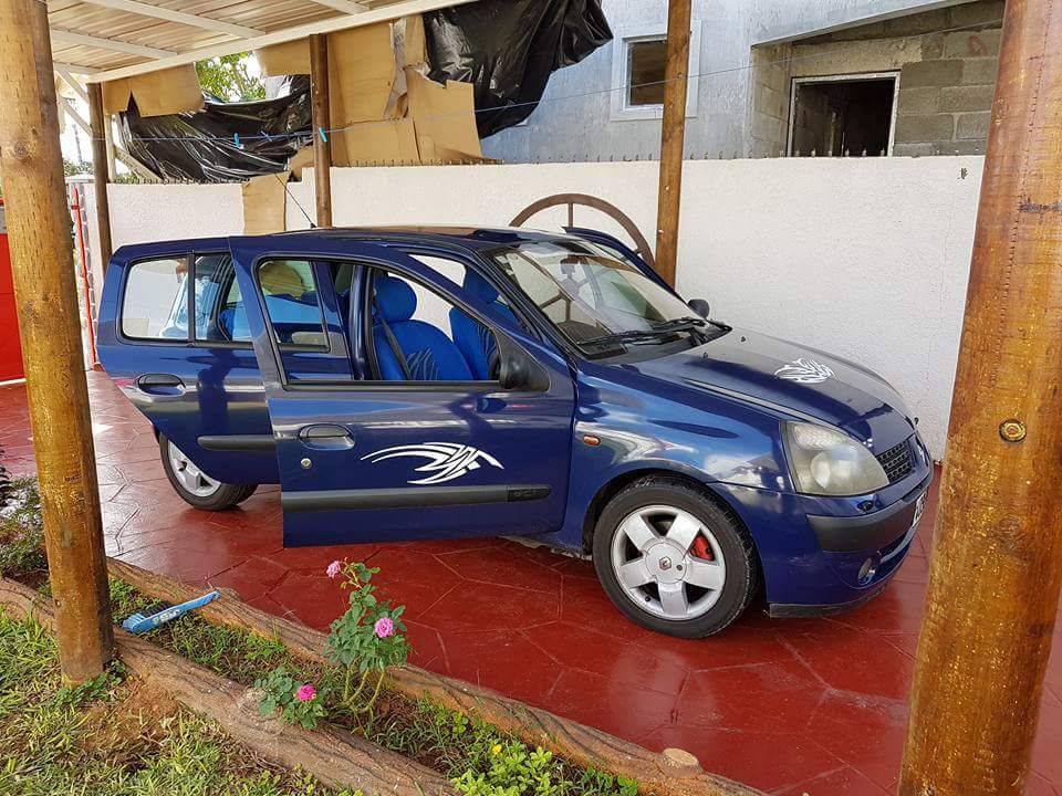 Used Renault Clio 2 | 2002 Clio 2 for sale | Baie du tombeau Renault ...
