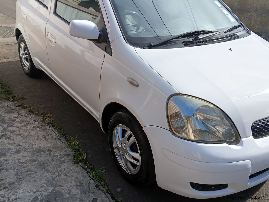 Used Toyota Vitz | 2002 Vitz for sale | Quatre Bornes Toyota Vitz sales ...