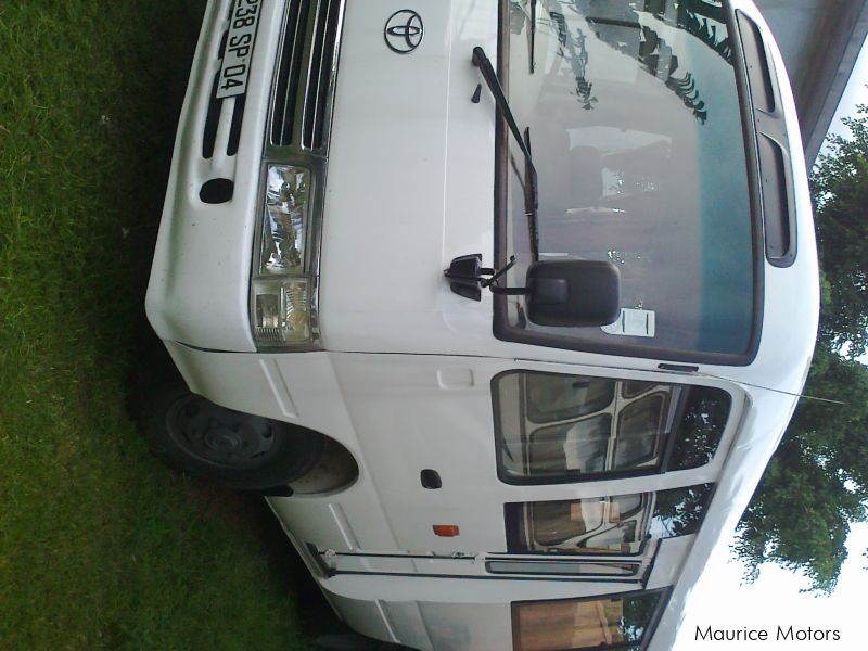 Used FAW copy of toyota coaster | 2004 copy of toyota coaster for sale ...
