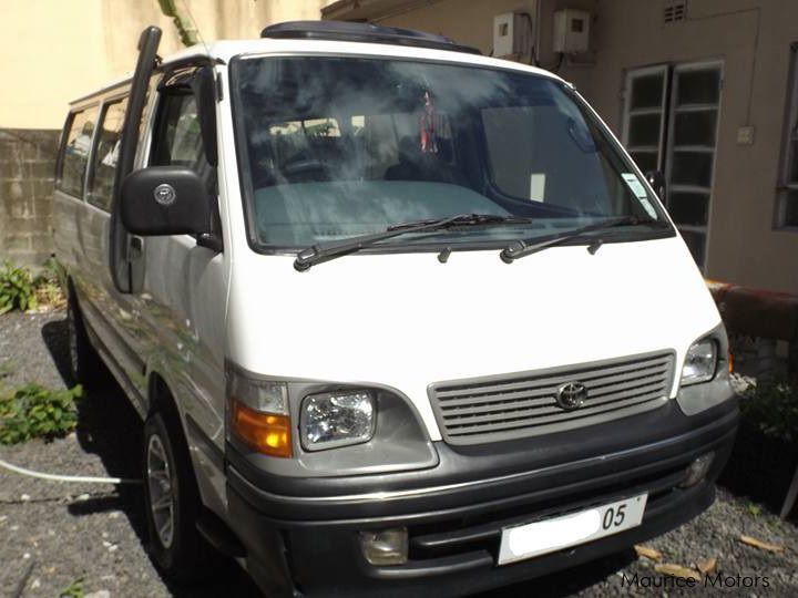 Used Toyota Hiace | 2005 Hiace for sale | Morcellement ST Andre Toyota ...