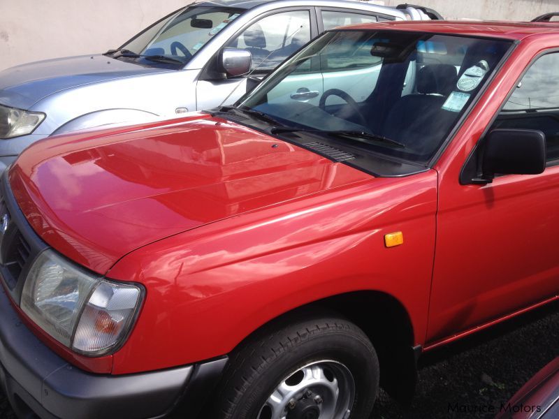 Used Nissan NAVARA - RED | 2006 NAVARA - RED for sale | Camp ...
