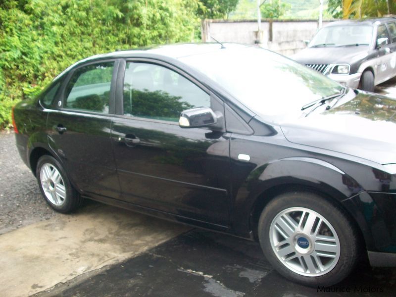 Used Ford Focus Saloon | 2007 Focus Saloon for sale | saint-pierre Ford ...