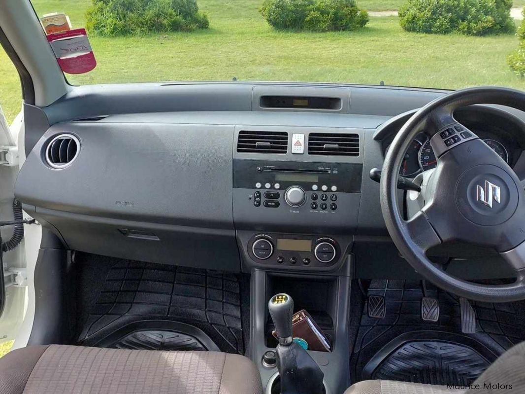 Used Suzuki Swift Zxi 2009 Swift Zxi For Sale Roches Noires Suzuki