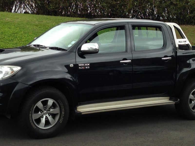 Used Toyota Hilux | 2010 Hilux for sale | Qt. Militaire Toyota Hilux ...