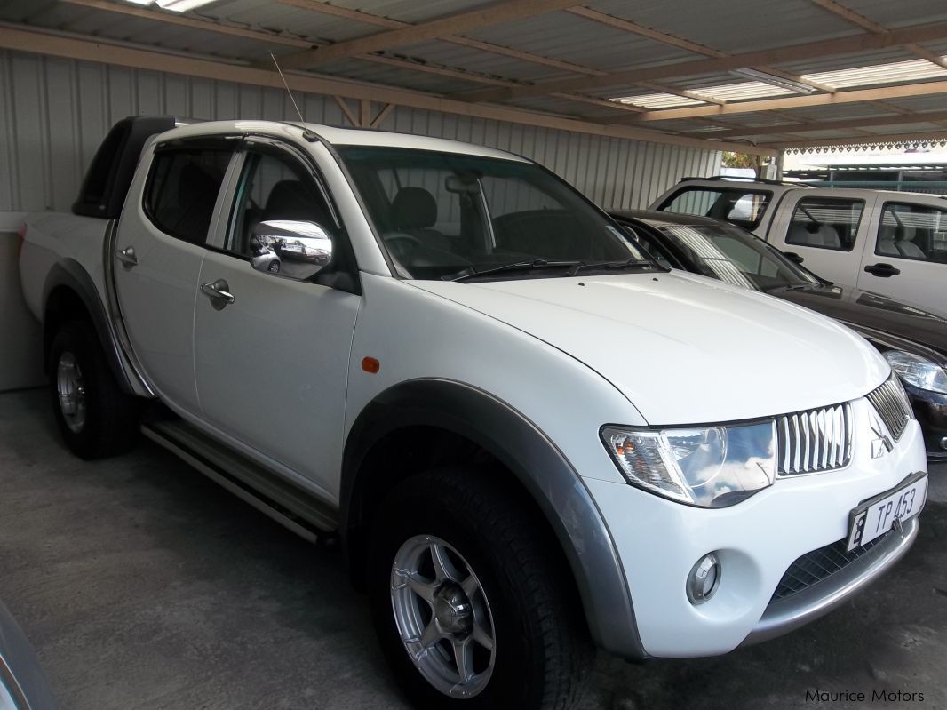 Used Mitsubishi L200 TURBO - SPORTERO - SUNROOF | 2011 L200 TURBO ...
