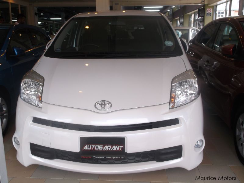 Used Toyota Passo Sette - White | 2011 Passo Sette - White for sale ...