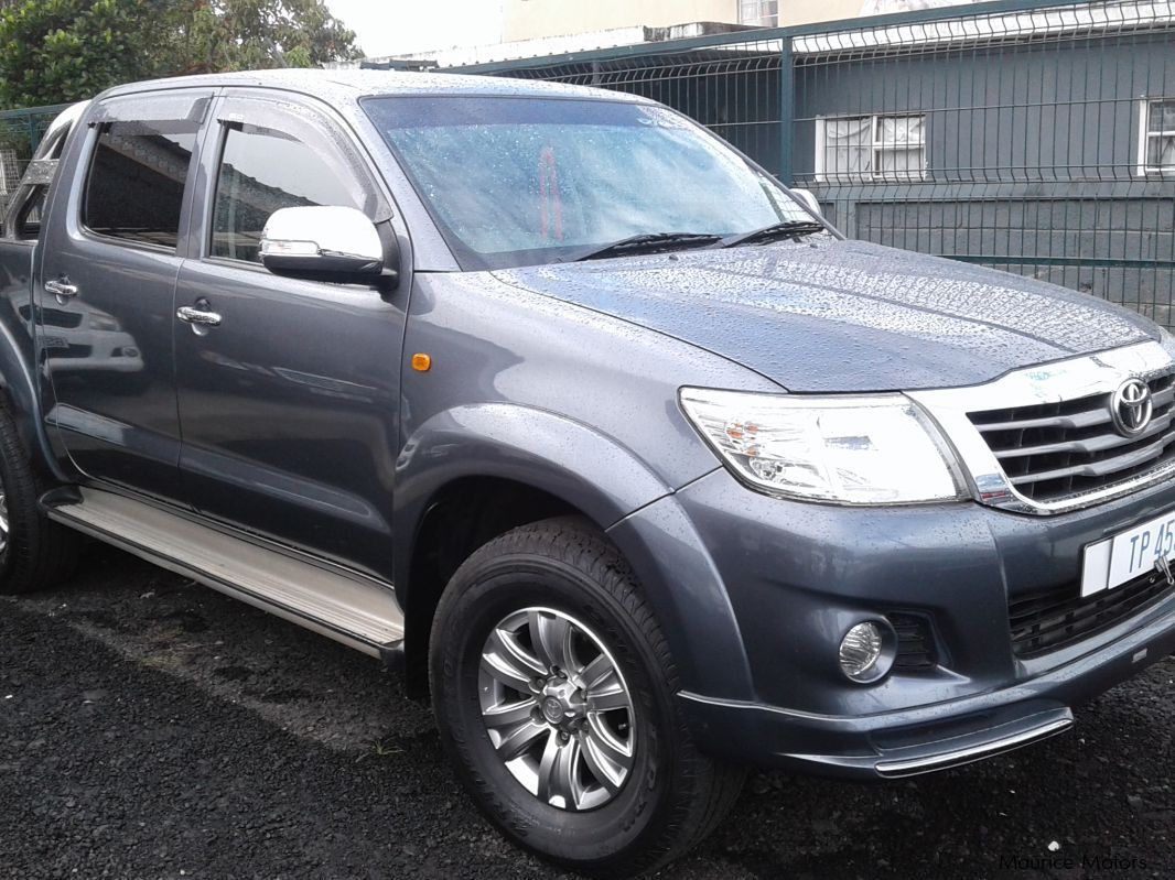 Used Toyota HILUX - BLUE SILVER MET | 2013 HILUX - BLUE SILVER MET for ...