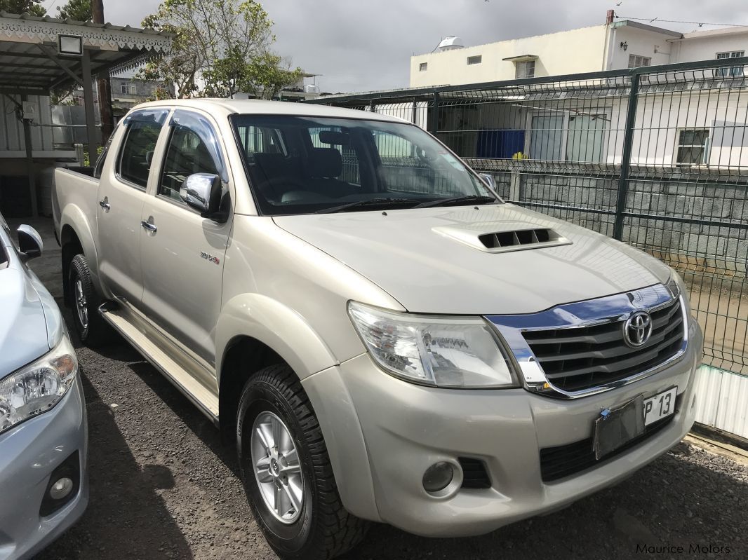 Used Toyota HILUX - SILVER 4X4 | 2013 HILUX - SILVER 4X4 for sale ...