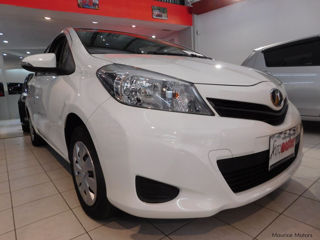 Used Toyota VITZ SMART STOP - PEARL WHITE | 2013 VITZ SMART STOP ...