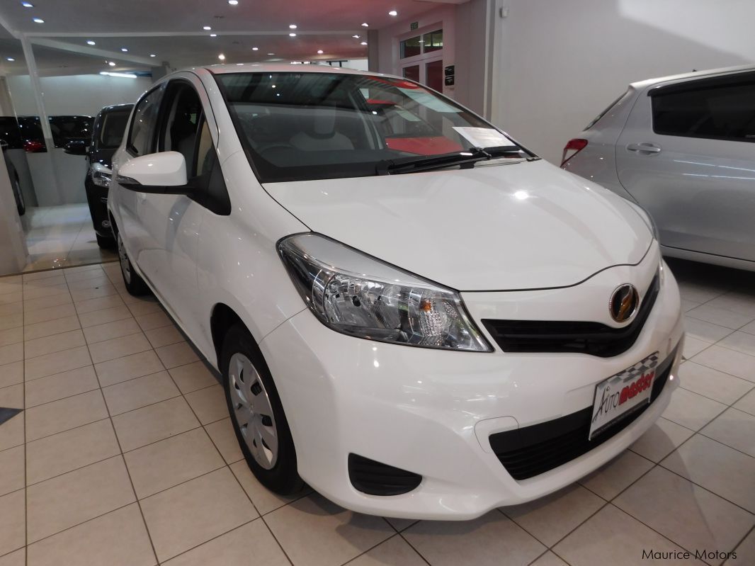Used Toyota VITZ SMART STOP - PEARL WHITE | 2013 VITZ SMART STOP ...