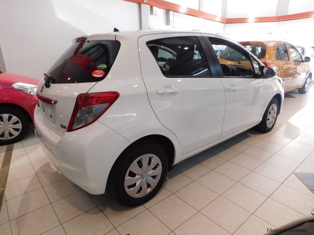 Used Toyota VITZ SMART STOP - PEARL WHITE | 2013 VITZ SMART STOP ...