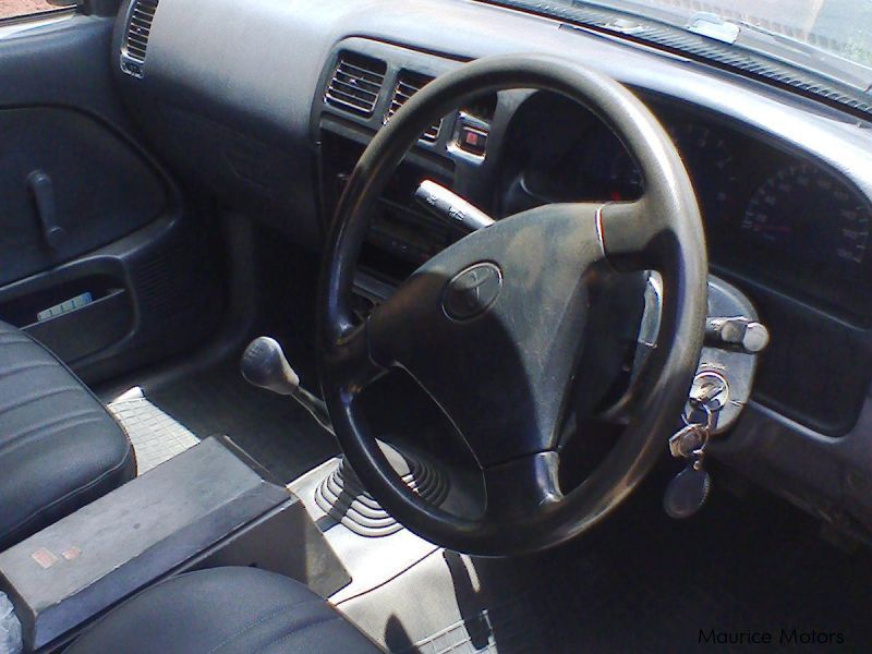 Used Toyota vitz nsp | 2013 vitz nsp for sale | Barlow Toyota vitz nsp ...