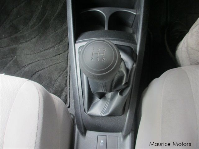 Used Toyota Corolla Axio G Manual Gear | 2014 Corolla Axio G Manual ...