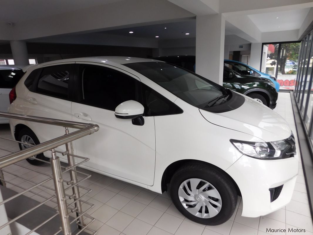 Used Honda FIT - PEARL WHITE | 2015 FIT - PEARL WHITE for sale | Rose ...