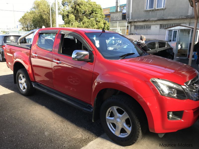 Used Isuzu KB300 - RED 2X4 | 2015 KB300 - RED 2X4 for sale | Camp ...