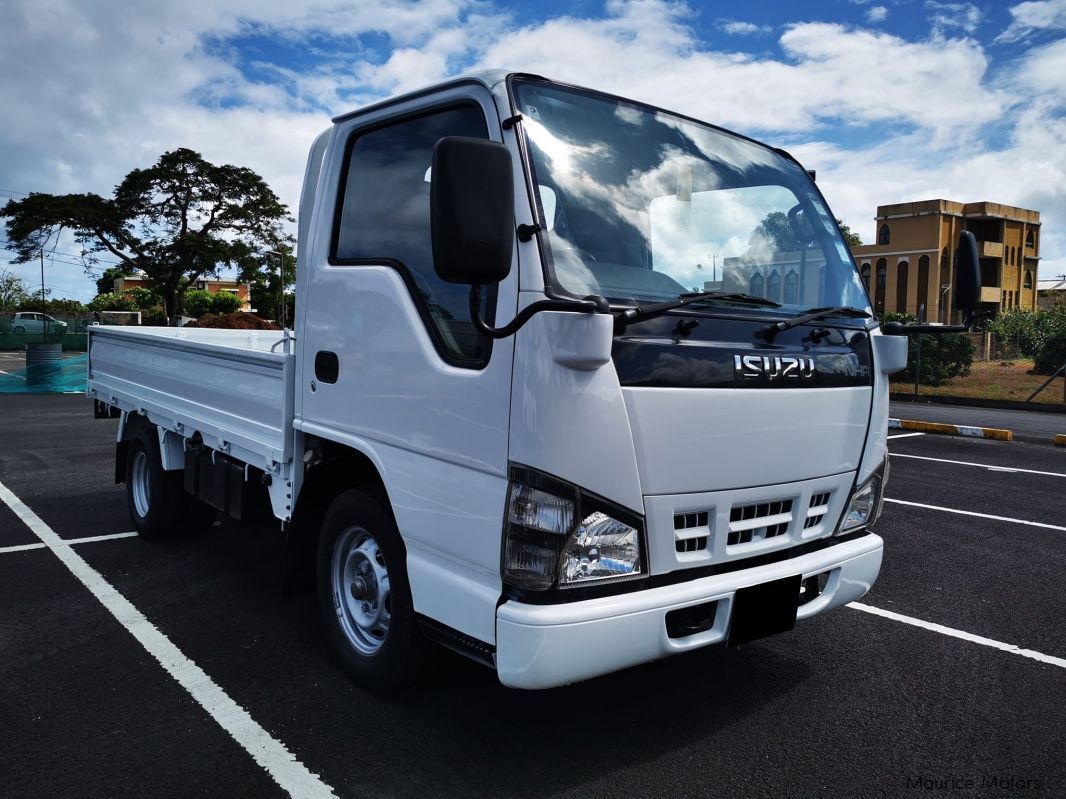 Used Isuzu NHR | 2015 NHR for sale | Morcellemont Saint Andre Isuzu NHR sales | Isuzu NHR Price ...