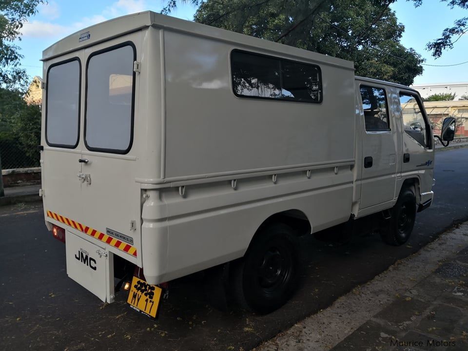 Used Isuzu NHR | 2017 NHR for sale | Champ de Mars Isuzu NHR sales ...