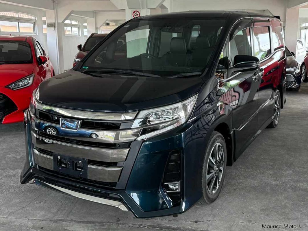 Used Toyota Noah Si WXB 2 | 2020 Noah Si WXB 2 for sale | Vacoas Toyota ...