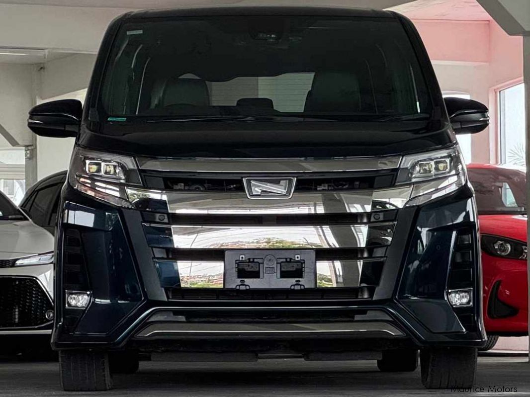 Used Toyota Noah Si WXB 2 | 2020 Noah Si WXB 2 for sale | Vacoas Toyota ...