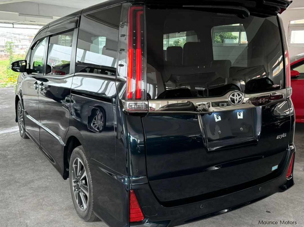 Used Toyota Noah Si WXB 2 | 2020 Noah Si WXB 2 for sale | Vacoas Toyota ...