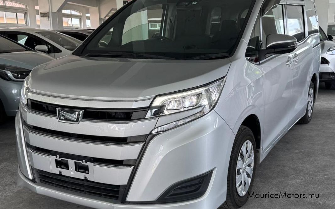 Used Toyota Noah X | 2021 Noah X for sale | Vacoas Toyota Noah X sales ...